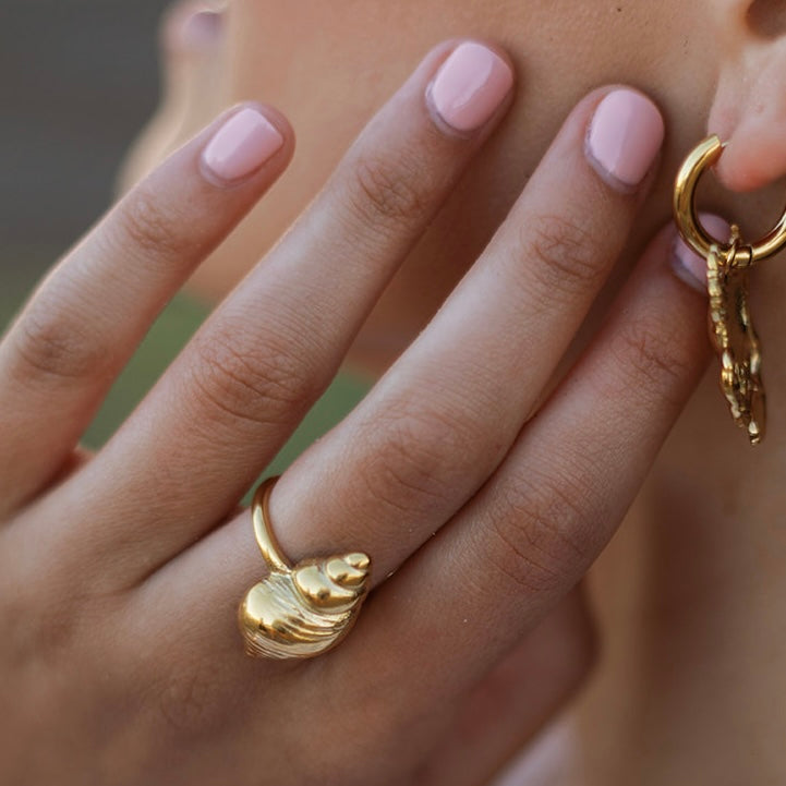 Amalia Conch Shell Adjustable Ring – Liv Bella Vita